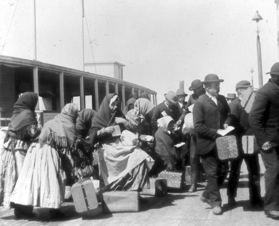 Immigrants Arriving at Ellis Island – Modern US History