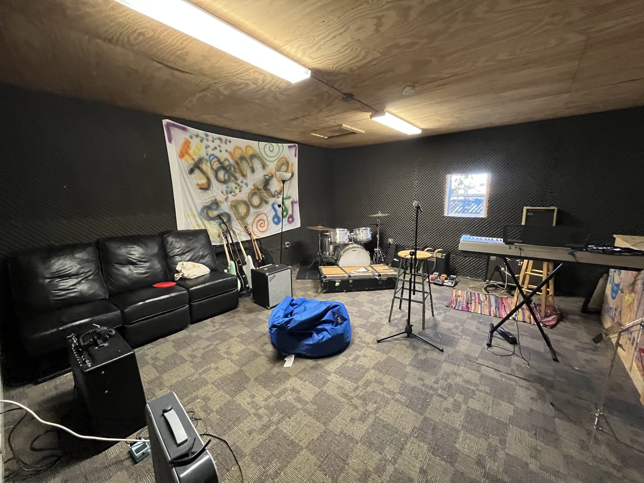 Jam Space – WDCV FM
